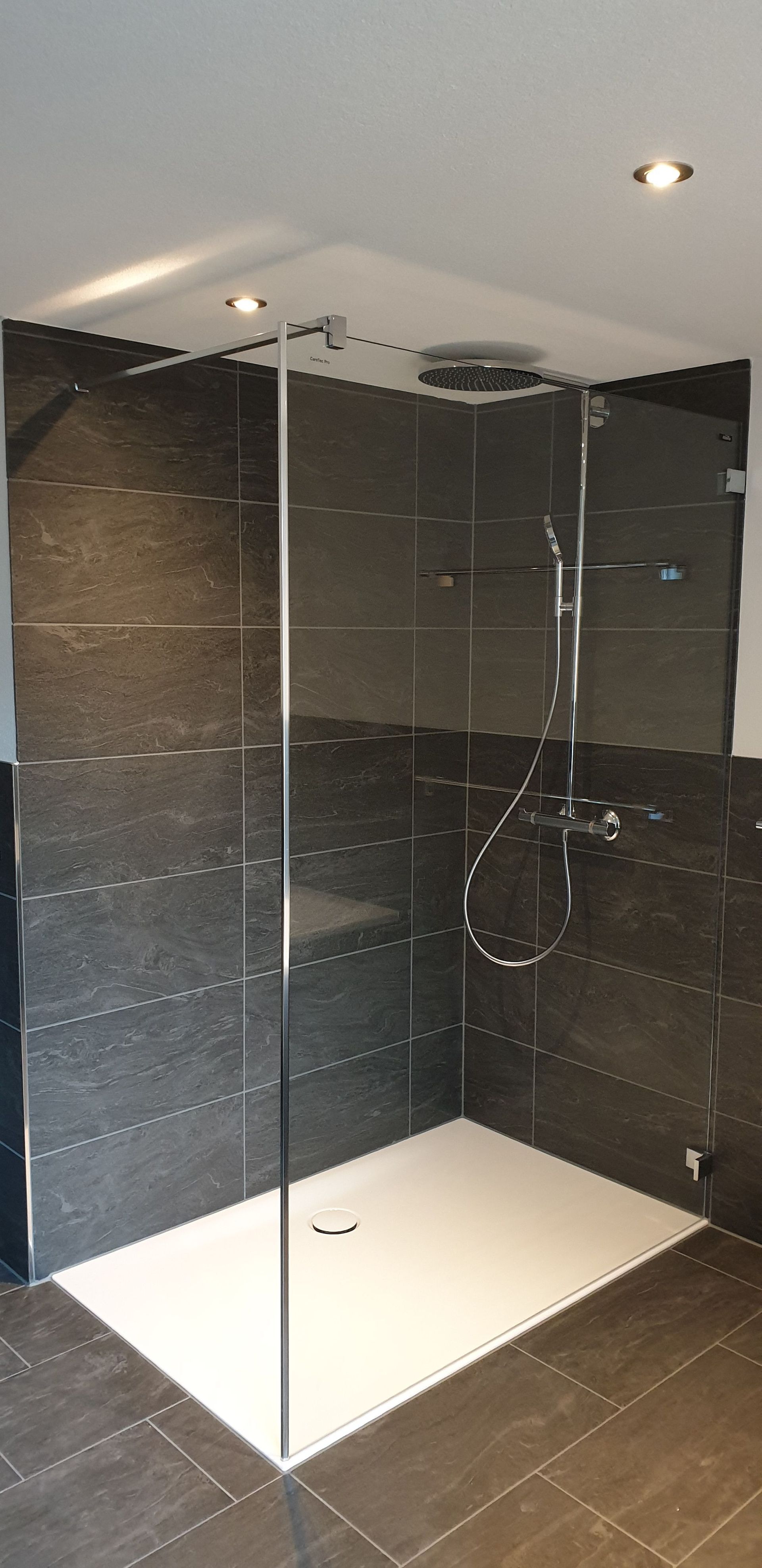 Rauner AG Plattenbeläge + Chemineebau - Galerie - Netstal (Glarus)