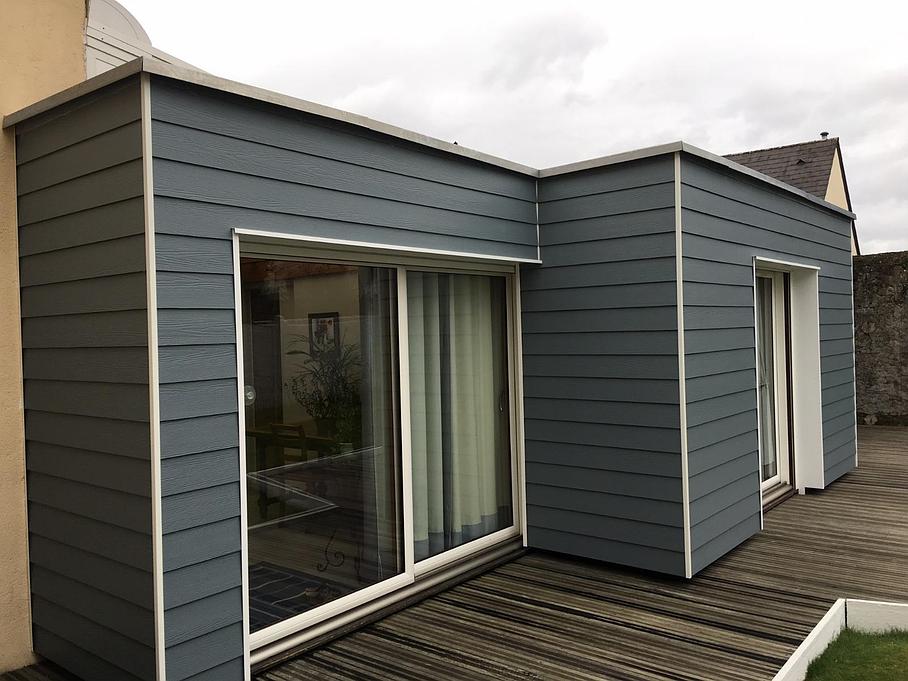 Installation de bardage extérieur en bois ou PVC vers Saint-Herblain
