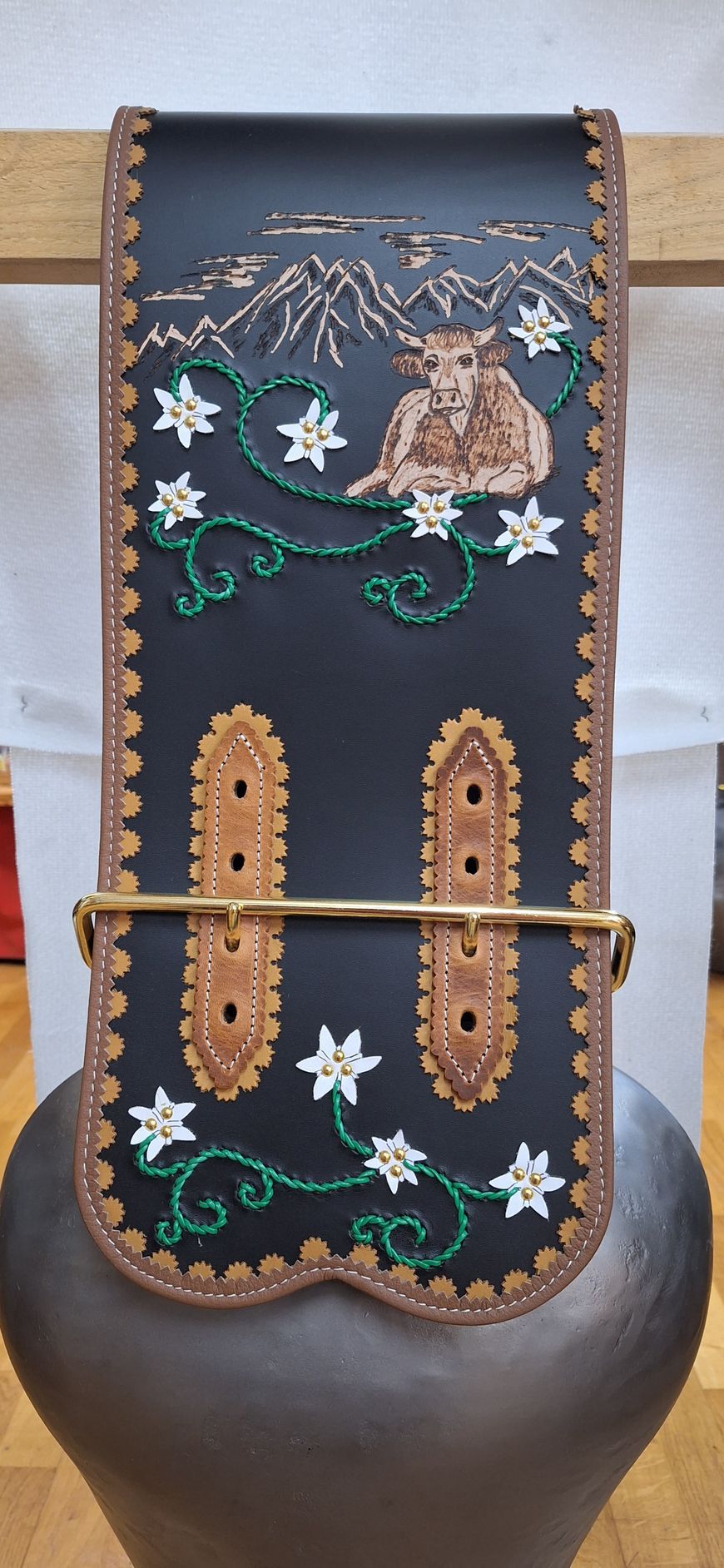 Toupin avec courroies en stock | Cuarnens | Articuir Sàrl