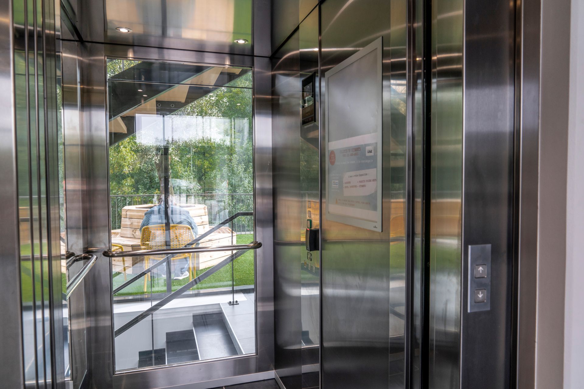 Installation d'ascenseurs de tous types vers la ville de Lyon