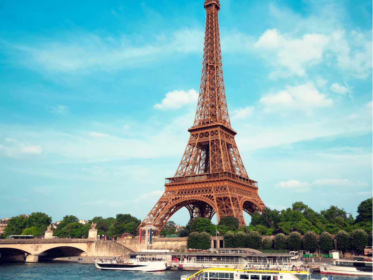 Travel Tips for Americans Visiting Paris: Etiquette & Safety