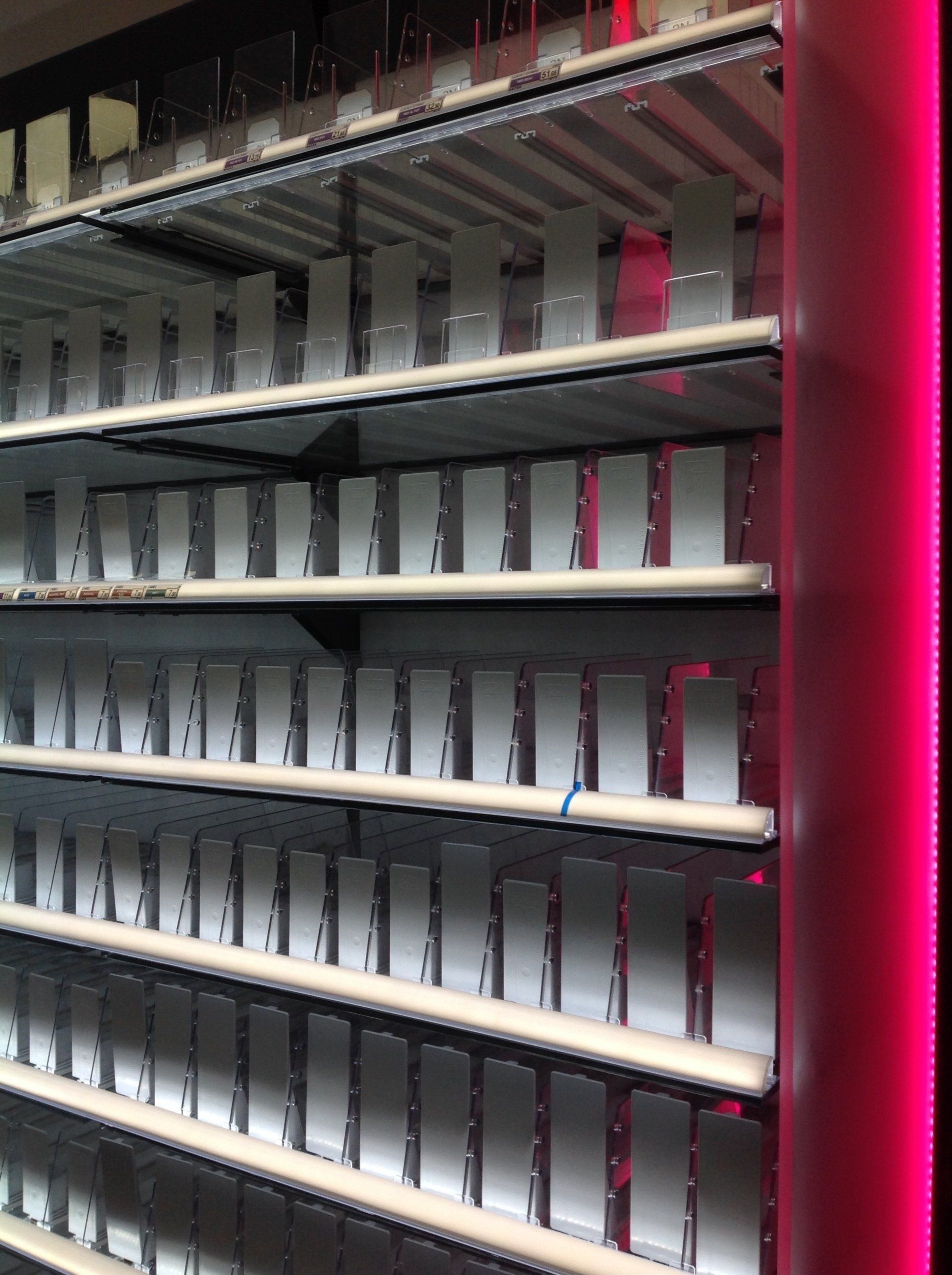 Merchandising linéaire en PACA : aménagement présentoir buraliste