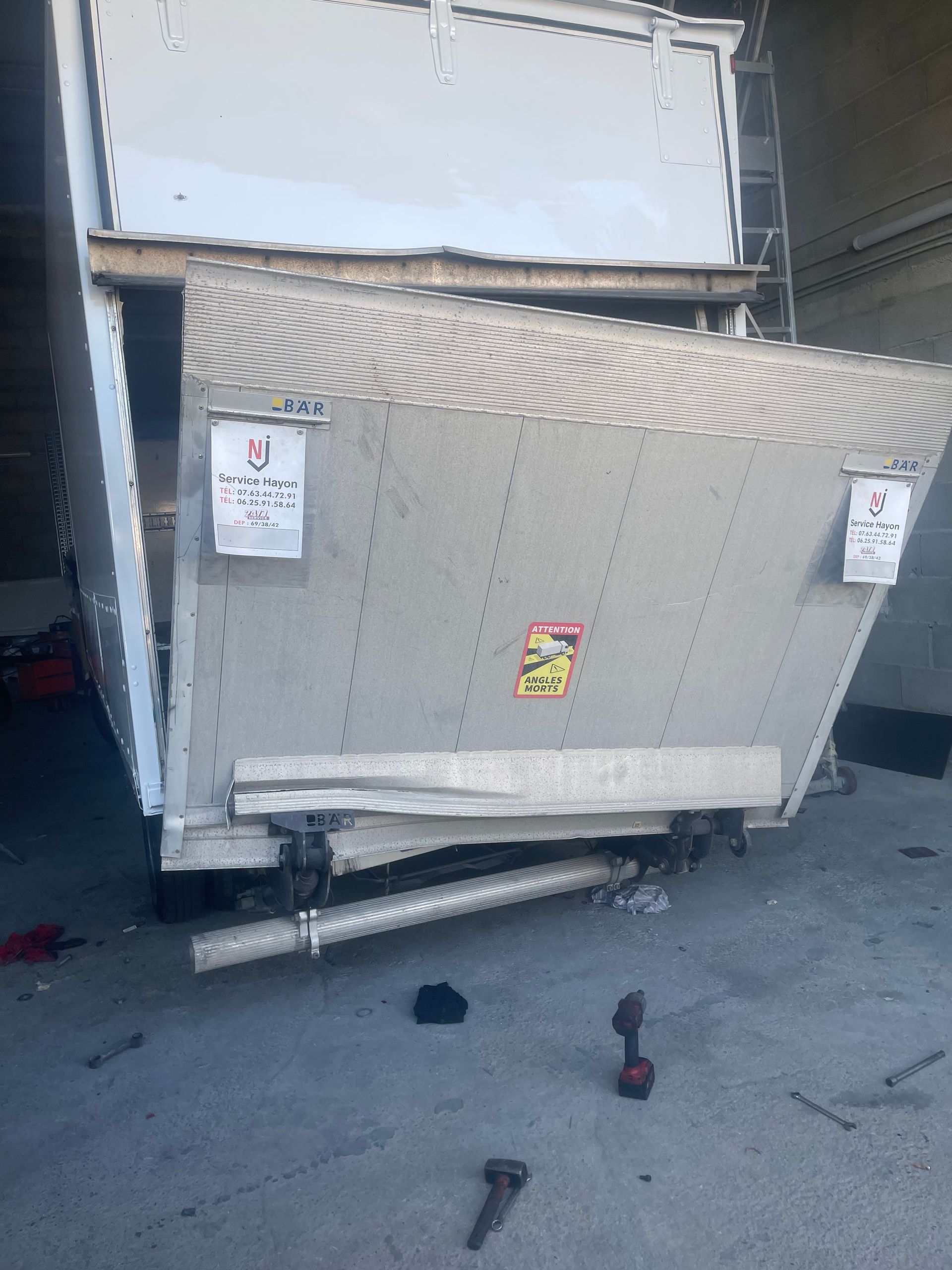 NJ Service Hayon - Contrôle VGP et dépannage de hayons à Chambéry