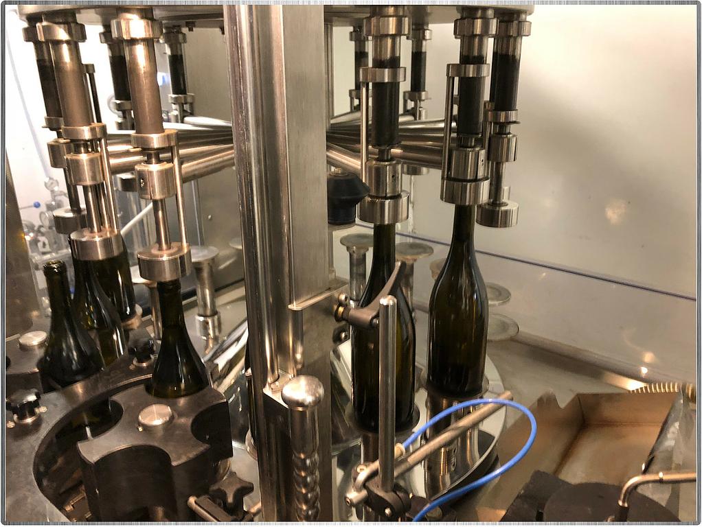 Embouteillage vin Maury, près de Perpignan avec Q.V.S