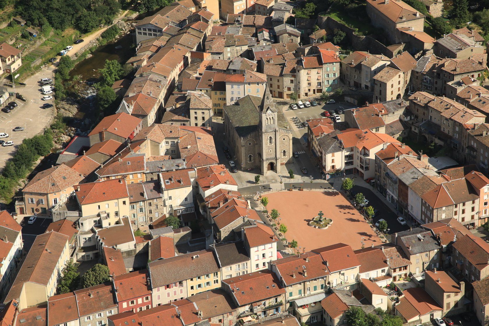 Mairie du Cheylard, Ardèche, administration, vie municipale