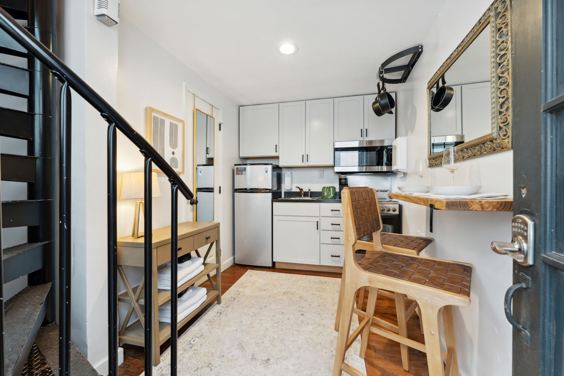 Cozy Stays for Two in Charleston | CHC Vacation Rentals