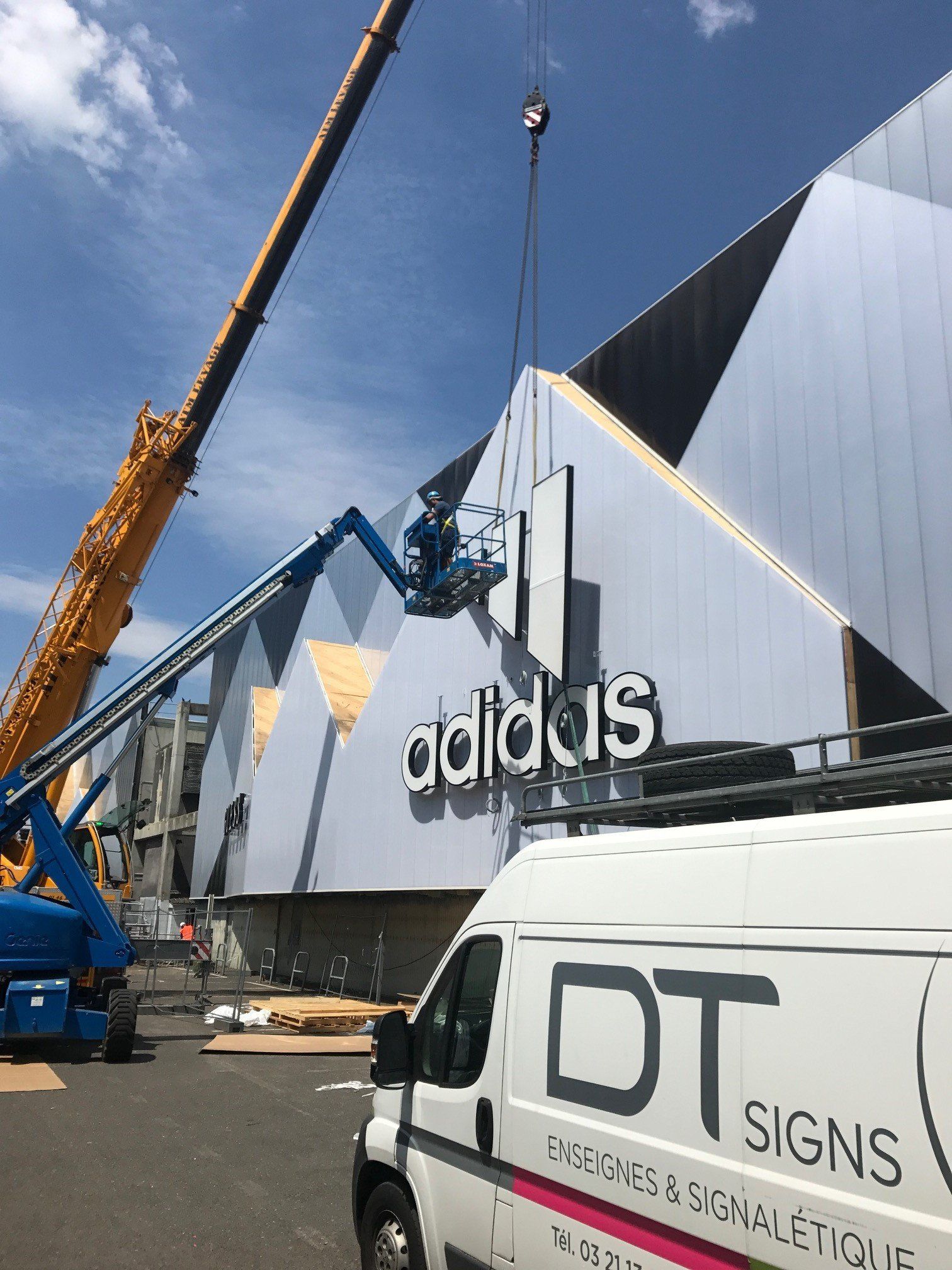 DT Signs - Enseignes & Signalétiques