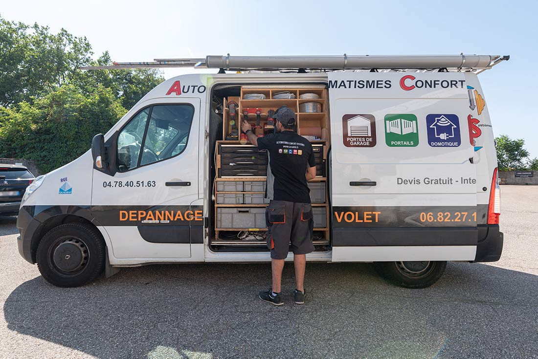 ACS - Pose de portes de garage à Saint-Priest (69)